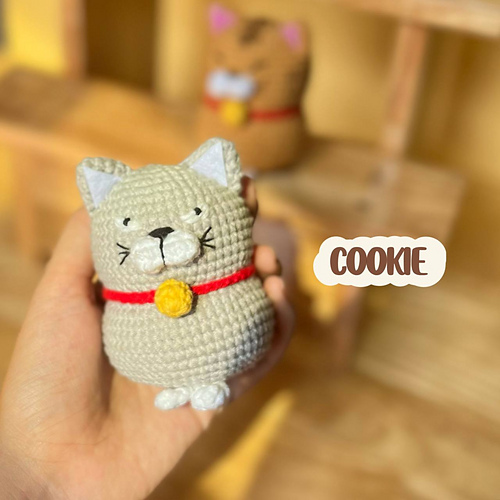 Ravelry: Meow Balls pattern by Khin Su Han