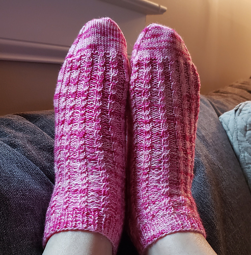 Ravelry: Simple Cable Socks pattern by Kino Knits