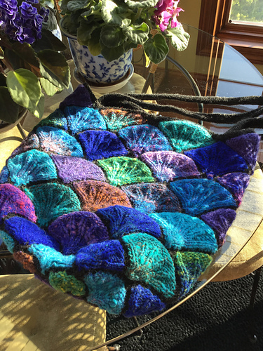 Ravelry: Bar Harbor Shell Bag pattern by Madeline Langan