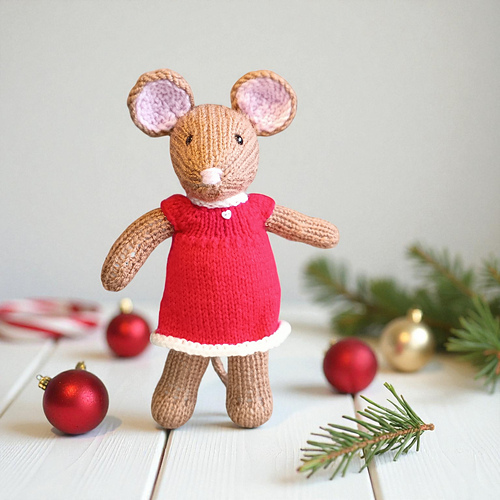 Ravelry: Mistletoe Mice pattern by Claire Fairall Designs