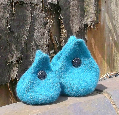 Ravelry: Felt Teardrop Pouch 2 sizes pattern by Claire Fairall Designs