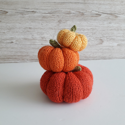 Ravelry: Easy Knitted Pumpkin pattern by Claire Fairall Designs
