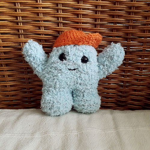 Ravelry: ClaireFairall's Fluffy Huggling