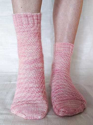 Ravelry: Raspberry Swirl pattern by Clare Devine