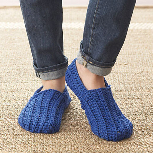 Ravelry: Sunday Loafers pattern by Yarnspirations Design Studio