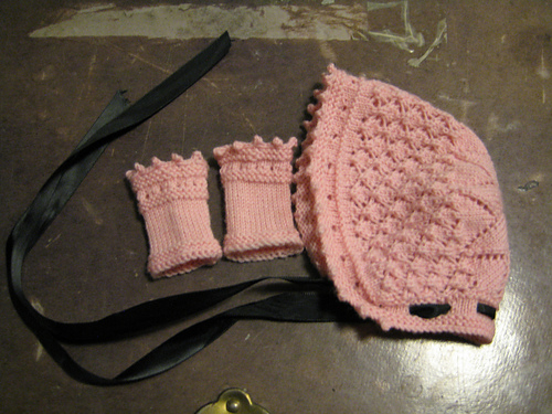 Ravelry: Wristlets for Baby Emma pattern by Susan Strawn
