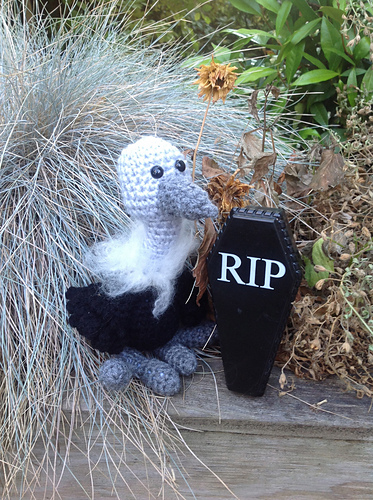 Ravelry: Handful of Vulture pattern by K4TT