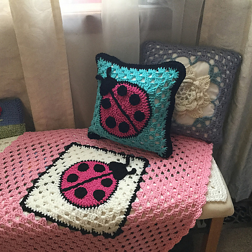 Ravelry: Ladybug Blanket pattern by Jennie Claver
