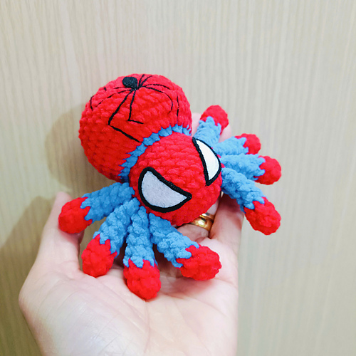Ravelry: SPIDERMAN SPIDER pattern by Lan Tran