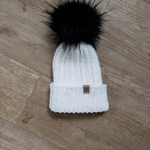 Ravelry: Small Town Chook pattern by L.W.