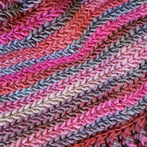 Ravelry: Perwinkle Beanie pattern by L.W.