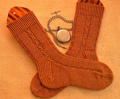 Ravelry: Bogie & Bacall pattern by Linda Pomerenke