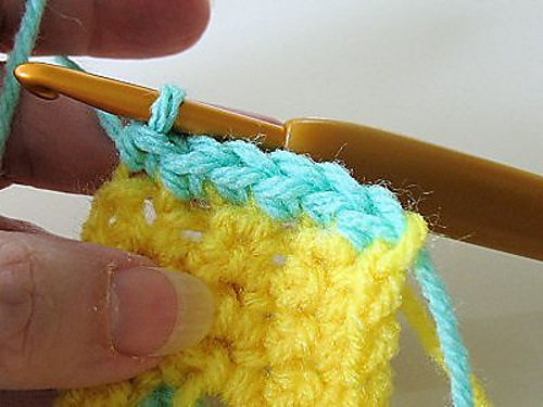 Ravelry: How Do I – Work around the edges? - Tutorial pattern by ...