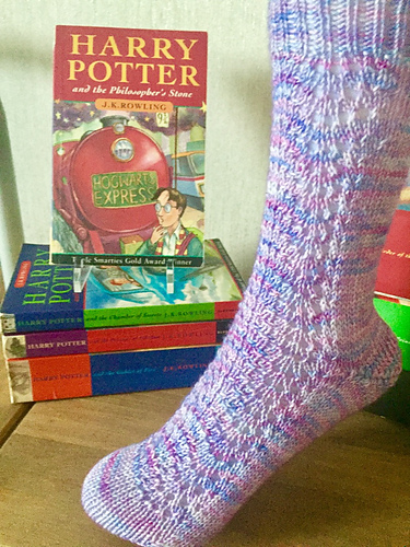 Ravelry: Swish & Flick Socks pattern by Naomi Connolly