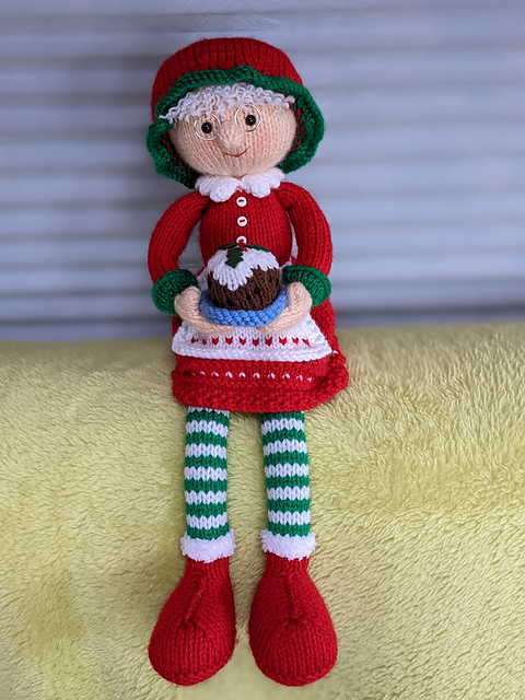 Ravelry: Mrs Claus Shelf sitter pattern by Alison Davis