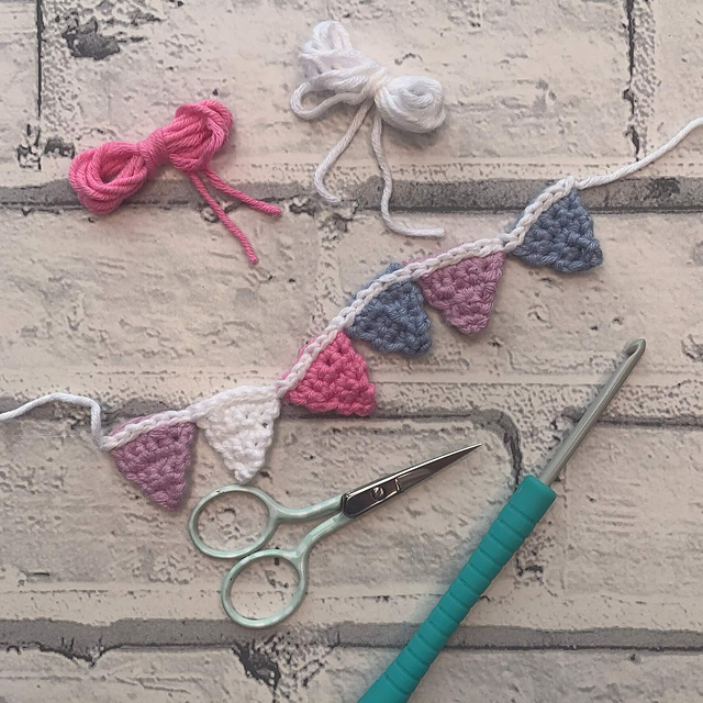 Ravelry: Easy Mini Bunting pattern by Fiona Field