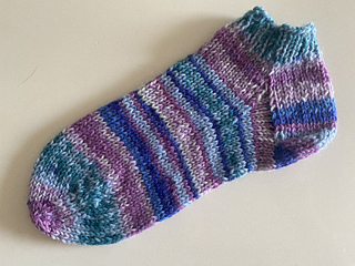 Ravelry: Marty's Basic Top Down Socks pattern by Elena Ullo
