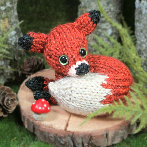 Ravelry: Cozy Little Fox pattern by Sydney Leck