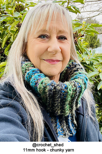 Ravelry: Super Simple Cowl pattern by Laura Landauer