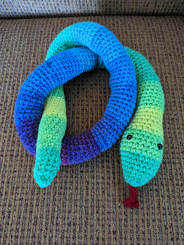 Ravelry: Rainbow Snake pattern by Rhondda Mol (Oombawka Design)