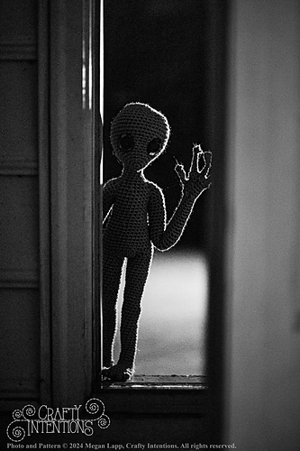 Ravelry: Medium Standing Alien pattern by Megan Lapp