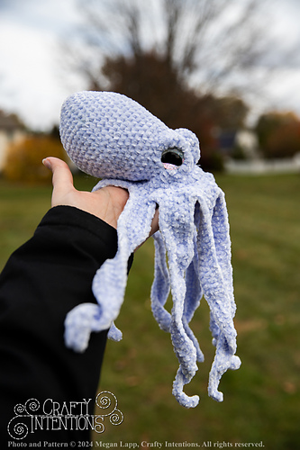Ravelry: Medium Realistic Octopus pattern by Megan Lapp