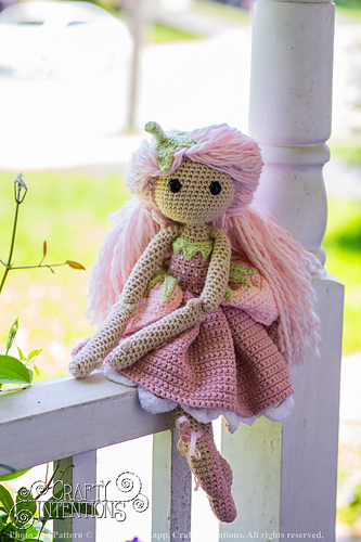 Ravelry: Doll Add-on: Strawberry pattern by Megan Lapp