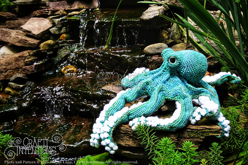 Ravelry: Realistic Octopus pattern by Megan Lapp