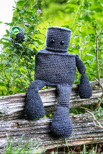 Ravelry: Medium Robots: Set 1 pattern by Megan Lapp