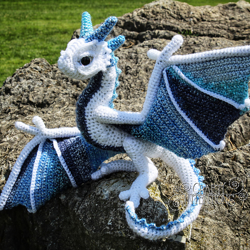 Ravelry: Medium Wyvern pattern by Megan Lapp