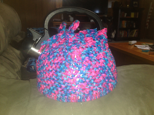 Ravelry: Tea kettle cozy pattern by Craftymom_Phoebe