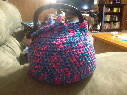 Ravelry: Tea kettle cozy pattern by Craftymom_Phoebe