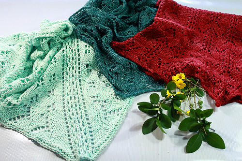 Ravelry: Lesley's Secret pattern by Susana Lobos Garcia