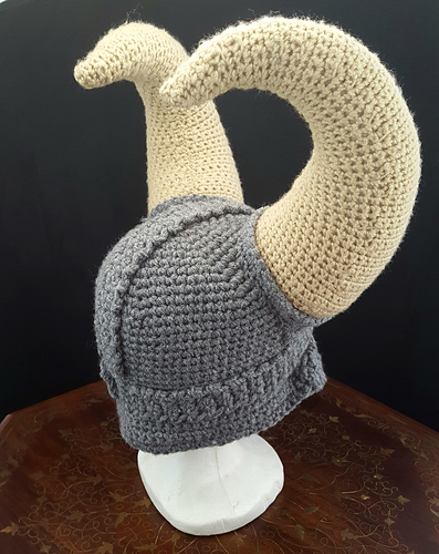 Ravelry: Large Curved Horn pattern by Jenessa Rogers