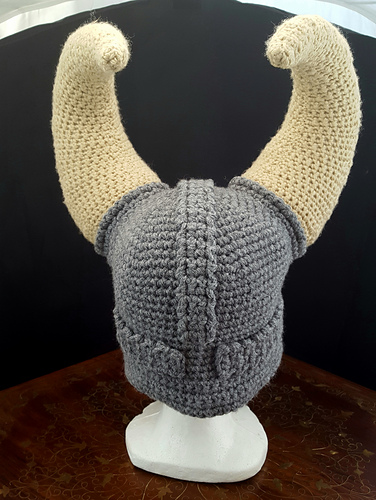 Ravelry: Large Curved Horn pattern by Jenessa Rogers