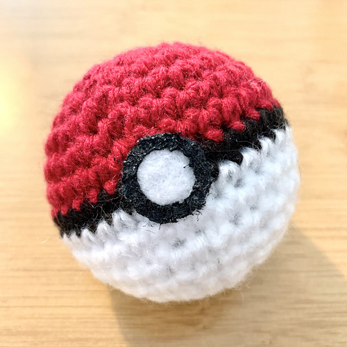 Ravelry: Pokeball pattern by Creative Haven LC