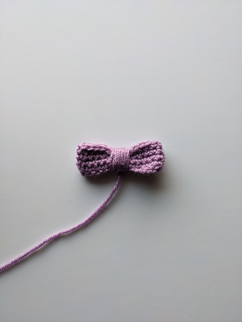 Ravelry: Bow Applique pattern by Elizabeth Burlingame