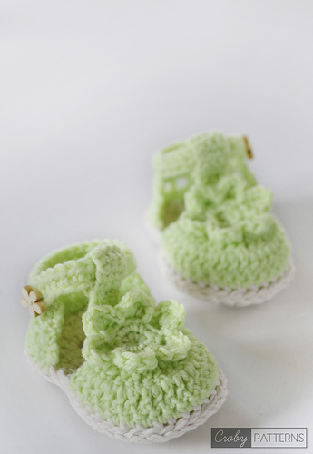 Ravelry: Baby Booties - Green Love Sandals pattern by Croby Patterns ...