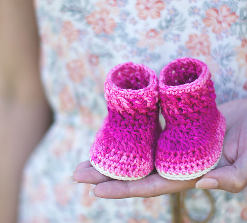 Ravelry: Cable Stitch Baby Booties pattern by Croby Patterns - Doroteja
