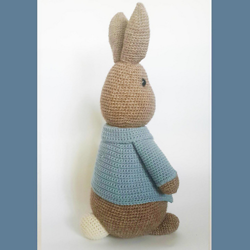 Ravelry: Peter Rabbit - Large Size pattern by Angie Paul