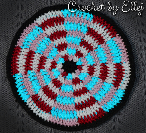 Ravelry: Darts potholder pattern by Elena Kozhukhar