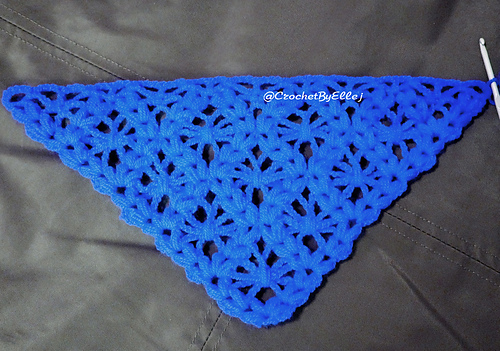 Ravelry: Puff spiders crochet shawl pattern by Elena Kozhukhar