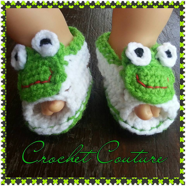Ravelry: Newborn Frog Sandals pattern by Crochet Couture CC