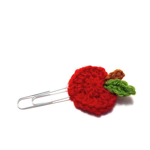Ravelry: Apple Paper Clip pattern by Dani West