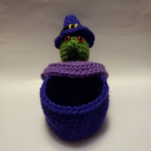 Ravelry: Witch Pot pattern by Dani West