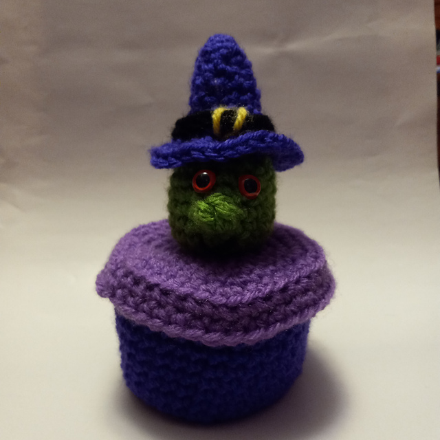 Ravelry: Witch Pot pattern by Dani West