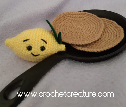Ravelry: Pancakes & Lemon Play Food pattern by Emily Briscoe