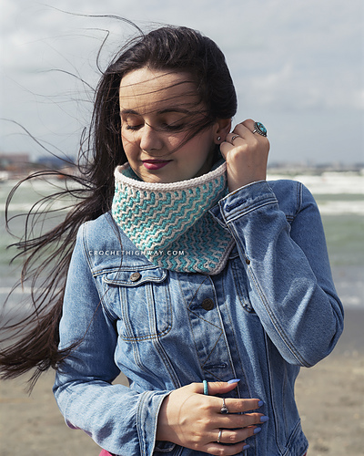 Ravelry: Steppingstone Cowl pattern by Ana-Maria