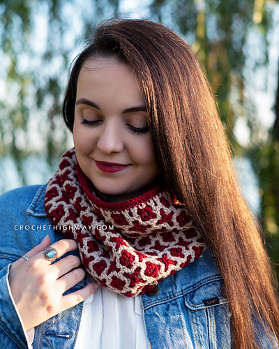 Ravelry: Let It Snow Cowl pattern by Ana-Maria