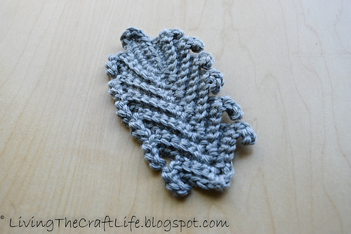 Ravelry: Feather Headpiece Applique pattern by Jessica Z